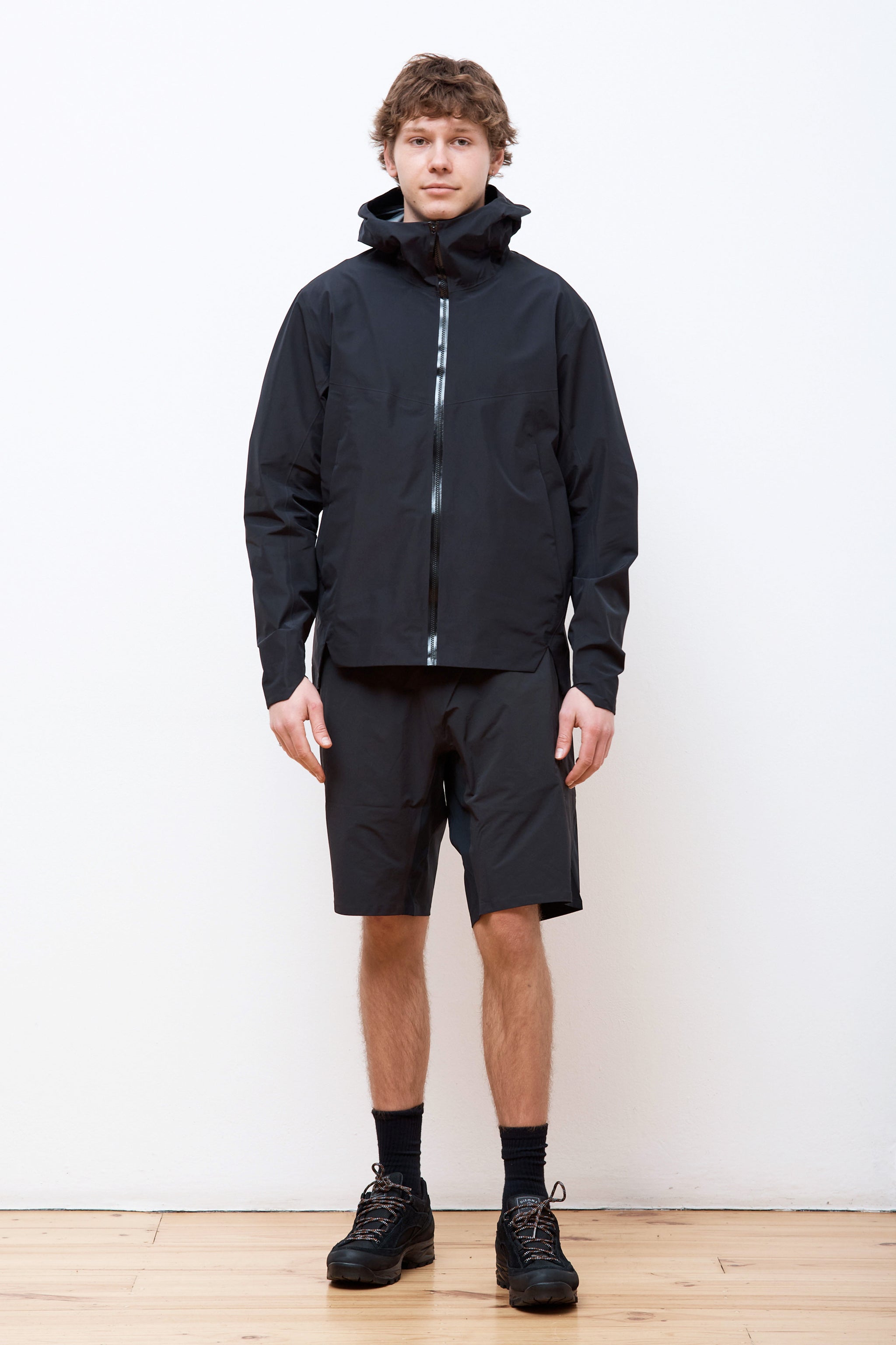 Veilance Secant Comp Short M Black