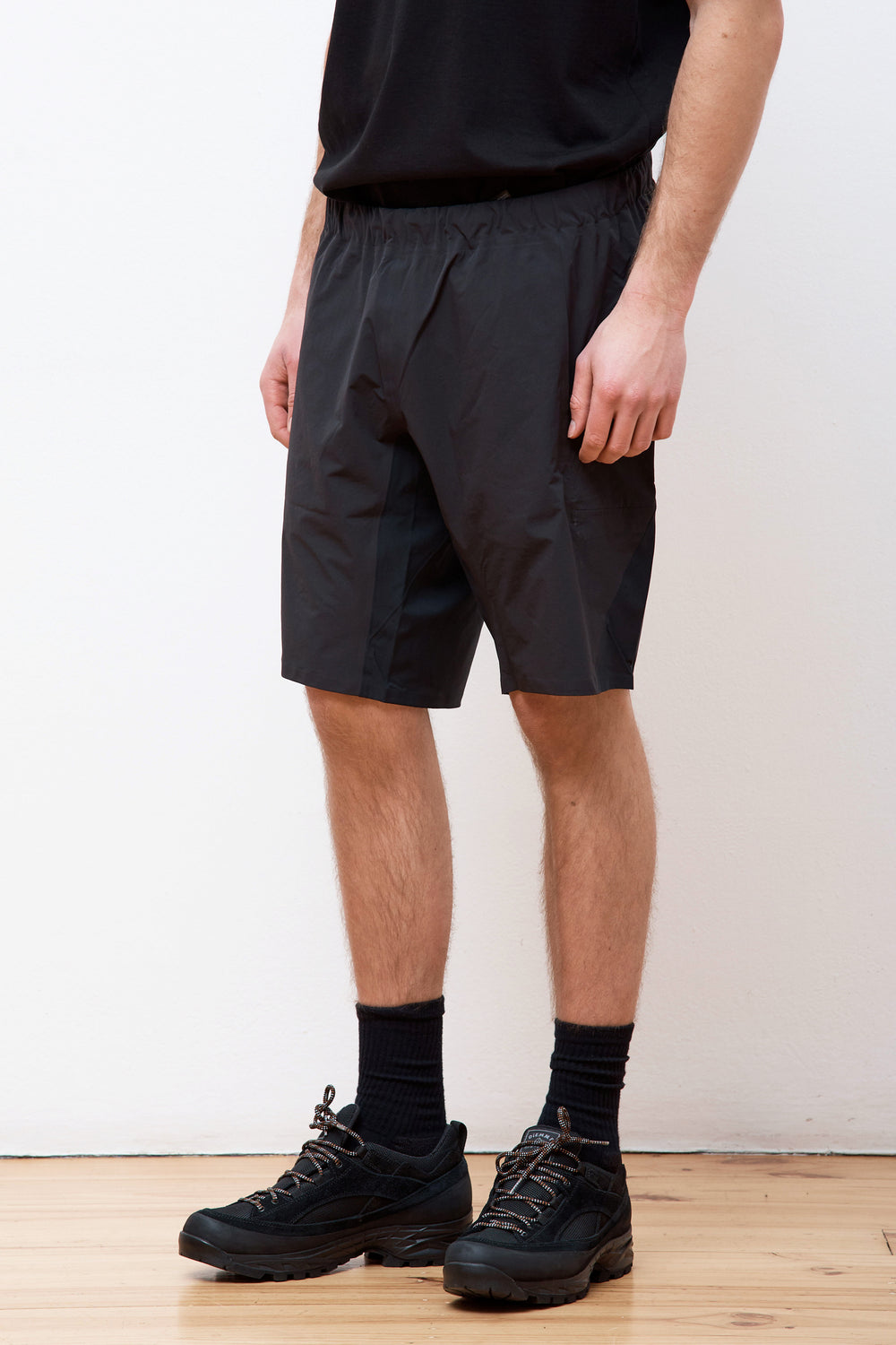 Veilance Secant Comp Short M Black